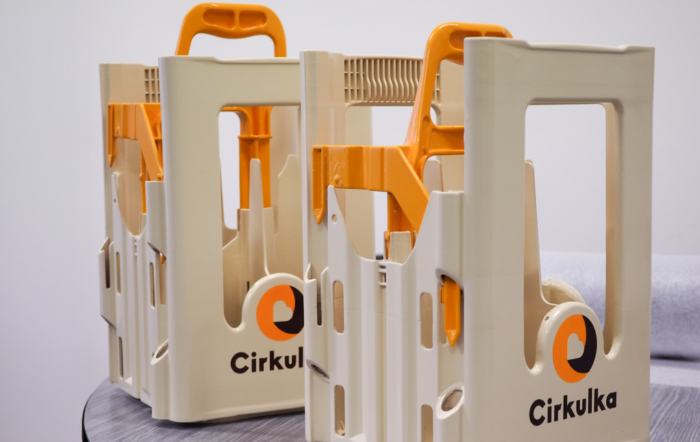 cotu s.r.o.: SLA 3D tlač veľkoobjemových prepraviek Kofola v rekordnom čase I PlasticPortal.sk